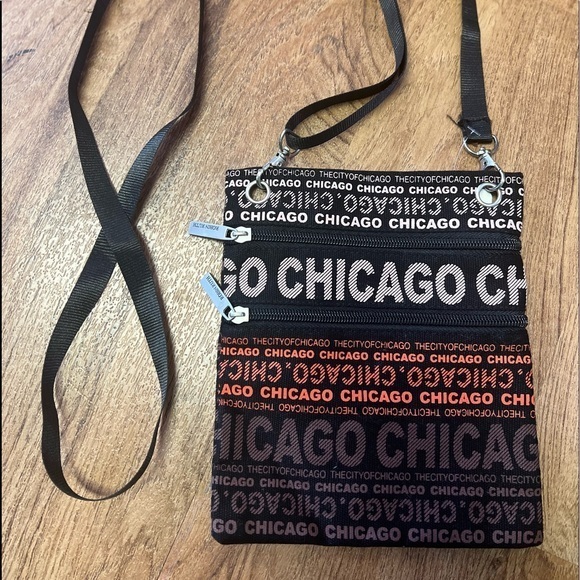 Robin Ruth | Bags | Robin Ruth Chicago Passport Bag Nwot | Poshmark